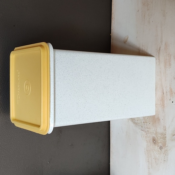 Tupperware | Kitchen | Tupperware 3142 Saltine Cracker Keeper 1 ...